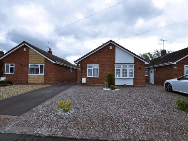 2 bedroom detached bungalow for sale