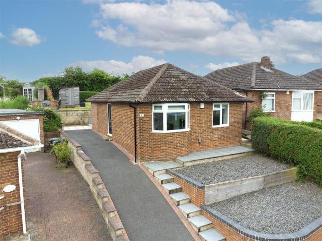 2 bedroom detached bungalow for sale