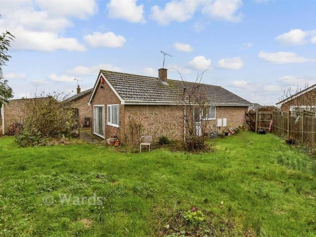 2 bedroom detached bungalow for sale