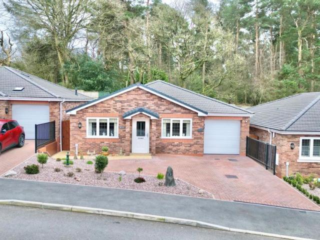2 bedroom detached bungalow for sale