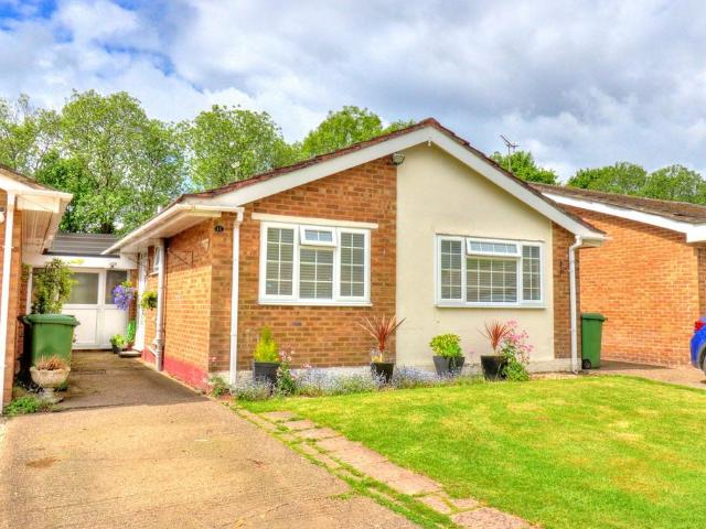 2 bedroom detached bungalow for sale