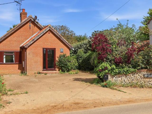 2 bedroom detached bungalow for sale