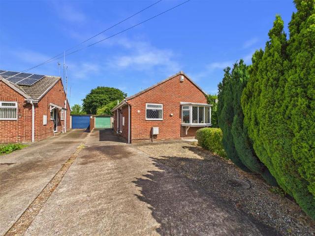 2 bedroom detached bungalow for sale
