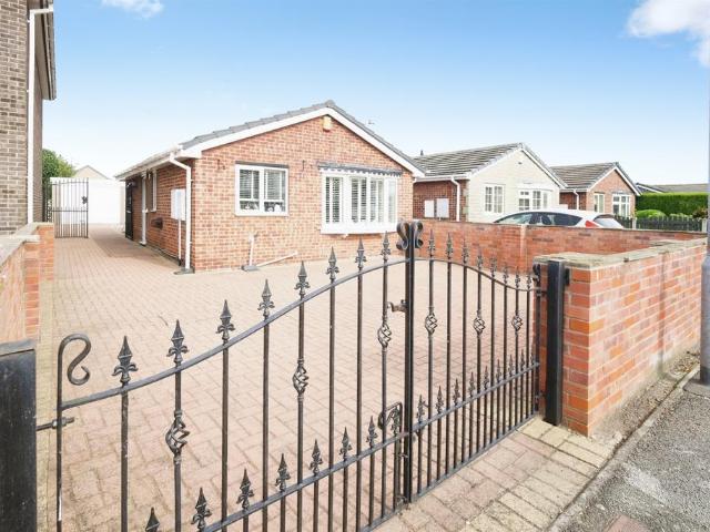 2 bedroom detached bungalow for sale