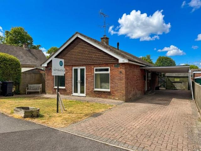 2 bedroom detached bungalow for sale