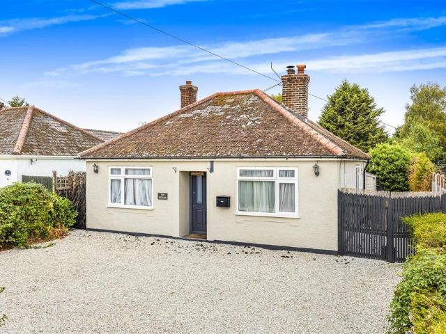 2 bedroom detached bungalow for sale