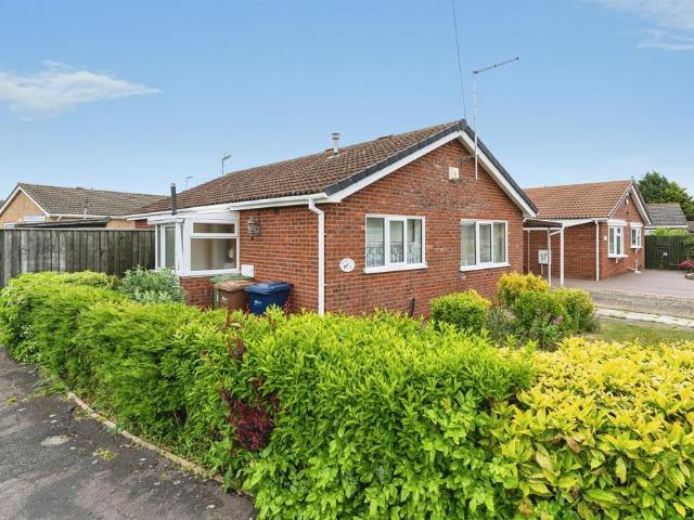 2 bedroom detached bungalow for sale