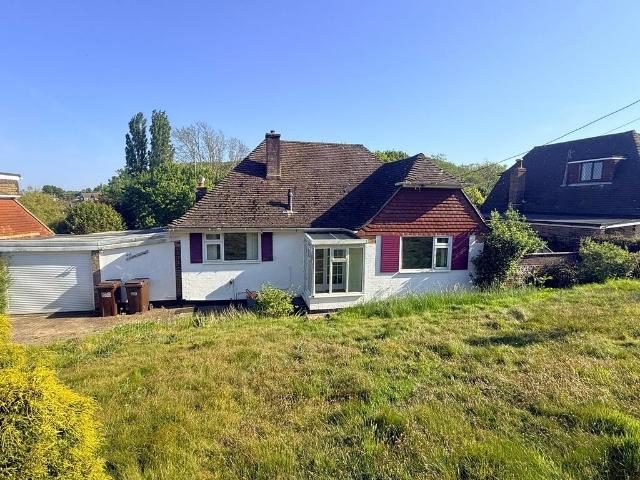 2 bedroom detached bungalow for sale