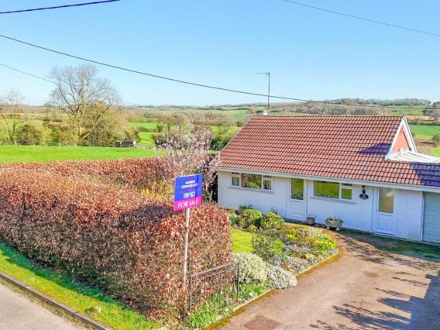 2 bedroom detached bungalow for sale