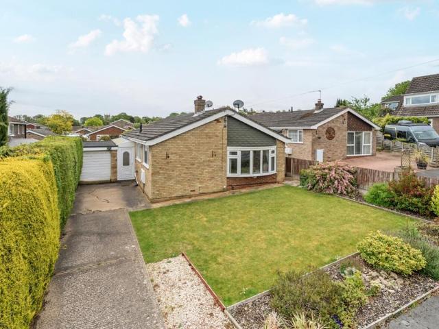 2 bedroom detached bungalow for sale