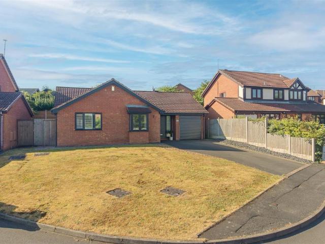 2 bedroom detached bungalow for sale