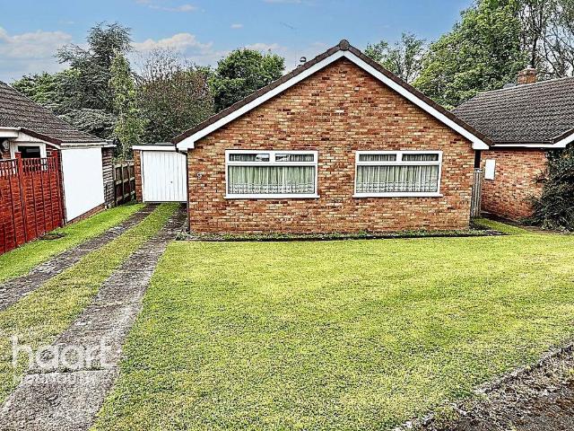 2 bedroom detached bungalow for sale