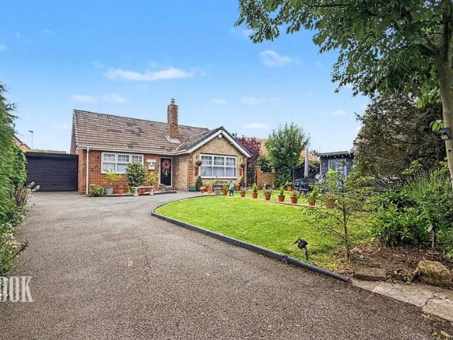 2 bedroom detached bungalow for sale