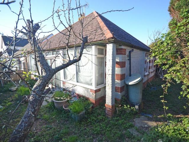 2 bedroom detached bungalow for sale