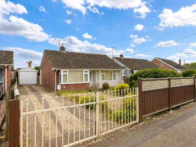 2 bedroom detached bungalow for sale