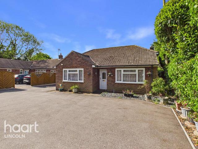 2 bedroom detached bungalow for sale