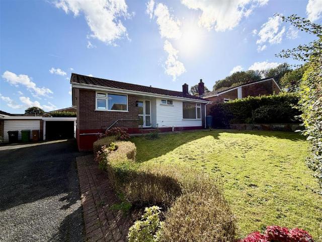 2 bedroom detached bungalow for sale