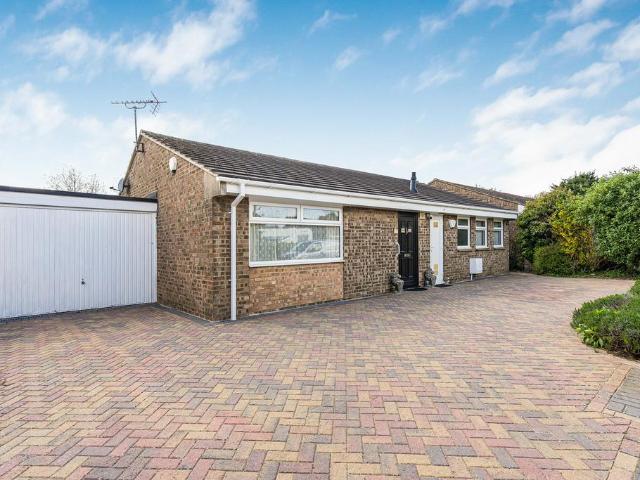 2 bedroom detached bungalow for sale