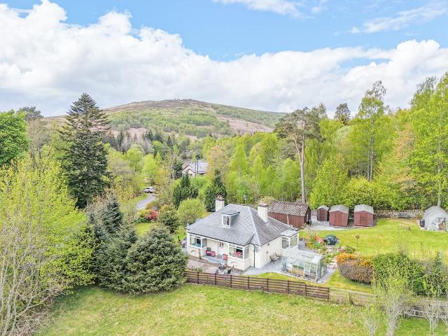 2 bedroom detached bungalow for sale