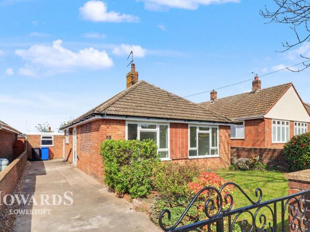 2 bedroom detached bungalow for sale