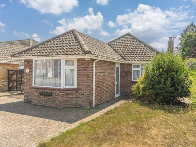 2 bedroom detached bungalow for sale
