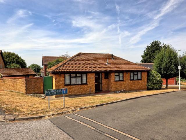 2 bedroom detached bungalow for sale