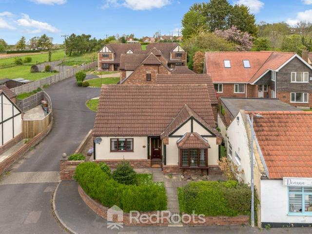 2 bedroom detached bungalow for sale
