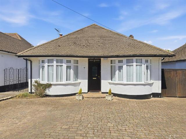 2 bedroom detached bungalow for sale