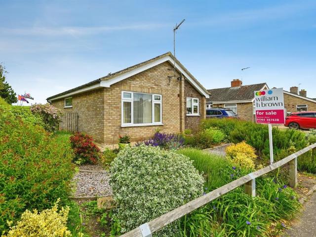 2 bedroom detached bungalow for sale
