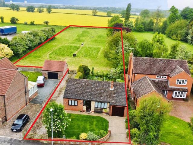 2 bedroom detached bungalow for sale