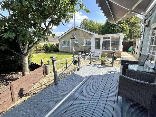 2 bedroom detached bungalow for sale