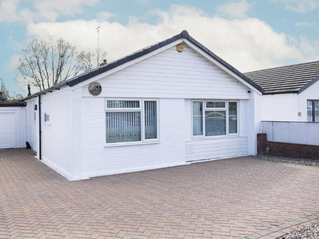 2 bedroom detached bungalow for sale