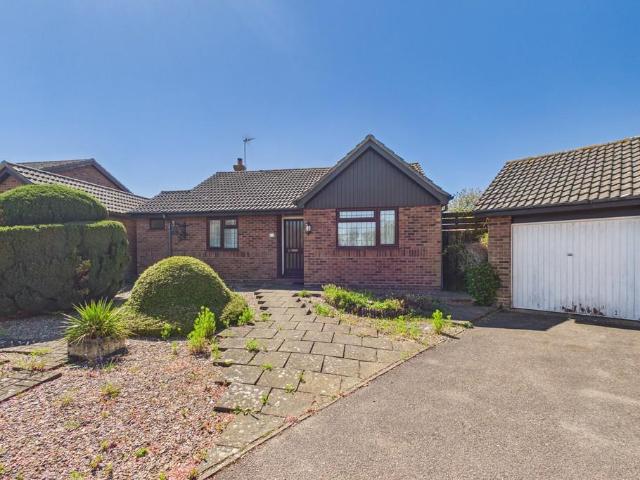 2 bedroom detached bungalow for sale