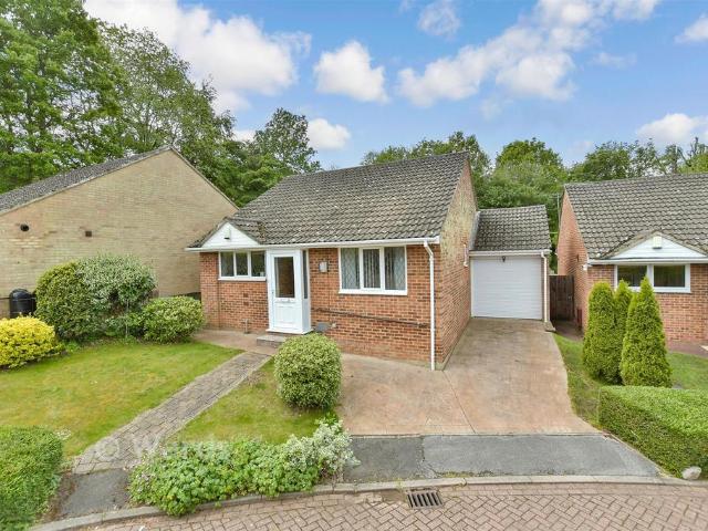 2 bedroom detached bungalow for sale