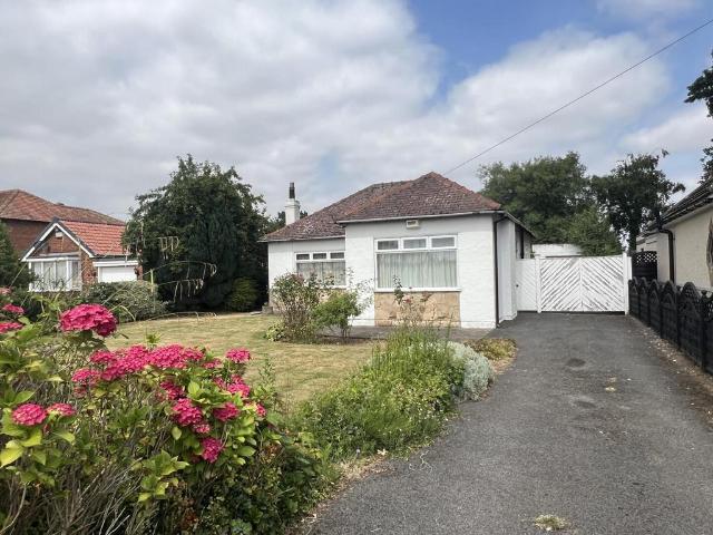 2 bedroom detached bungalow for sale