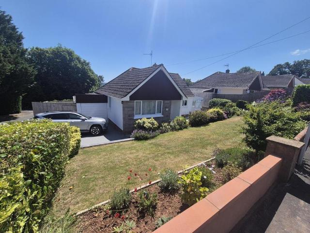 2 bedroom detached bungalow for sale