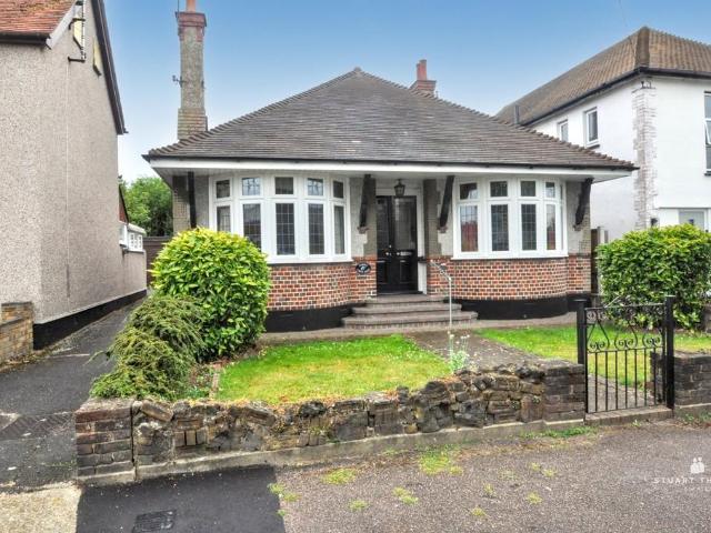 2 bedroom detached bungalow for sale
