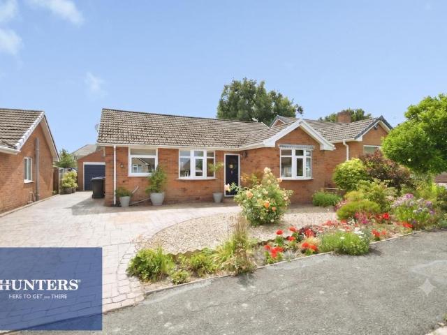 2 bedroom detached bungalow for sale