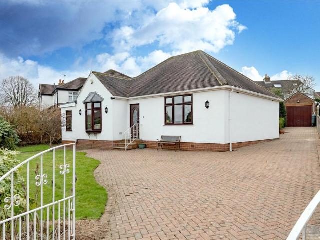 2 bedroom detached bungalow for sale