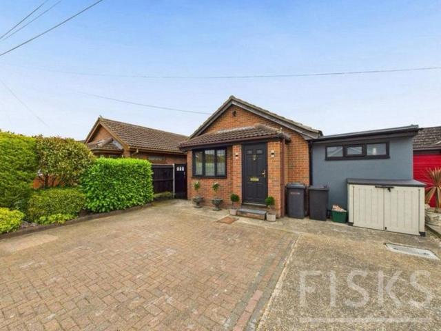 2 bedroom detached bungalow for sale