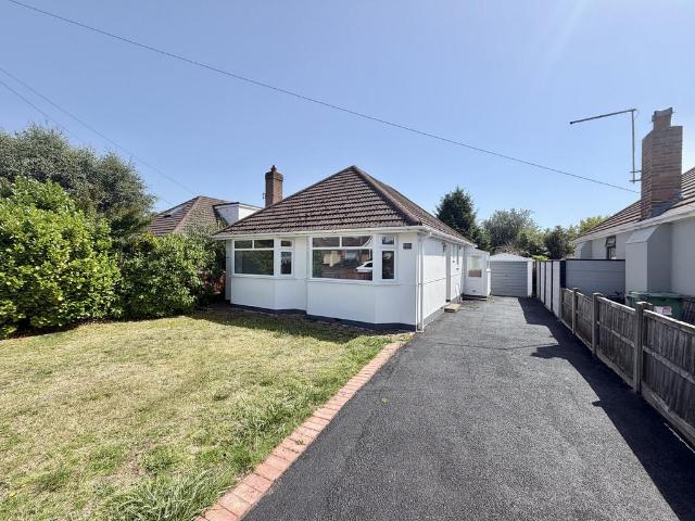 2 bedroom detached bungalow for sale