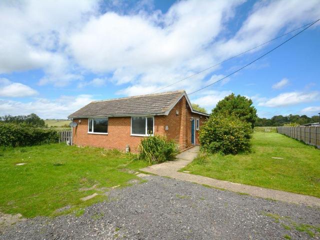 2 bedroom detached bungalow for sale