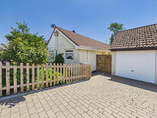 2 bedroom detached bungalow for sale