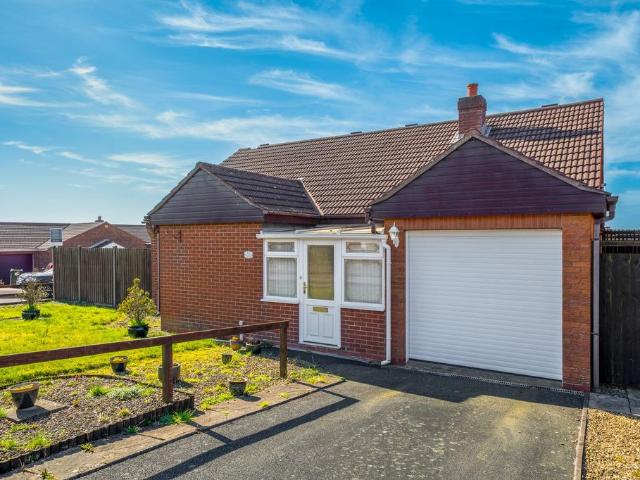 2 bedroom detached bungalow for sale