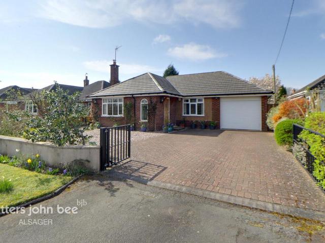 2 bedroom detached bungalow for sale