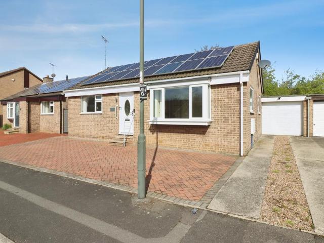 2 bedroom detached bungalow for sale