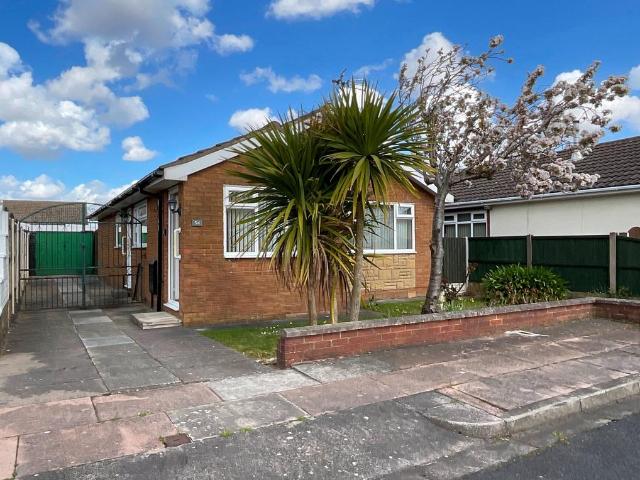 2 bedroom detached bungalow for sale
