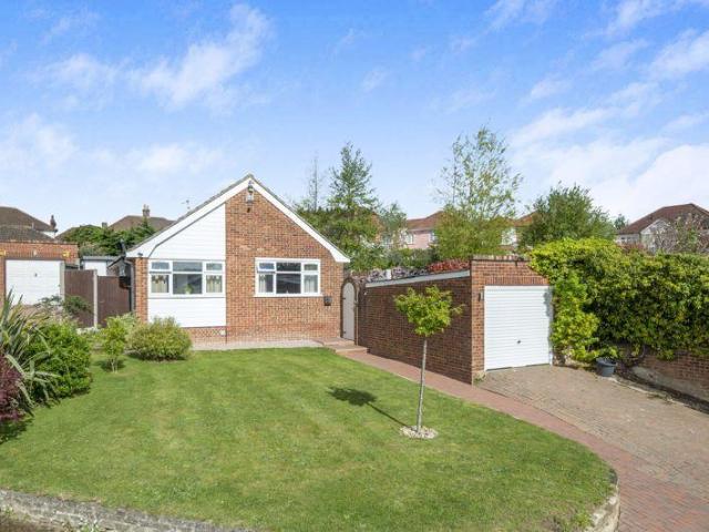 2 bedroom detached bungalow for sale