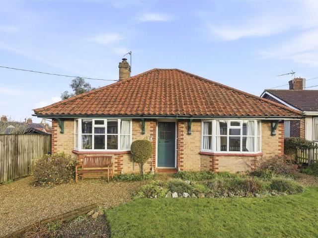 2 bedroom detached bungalow for sale