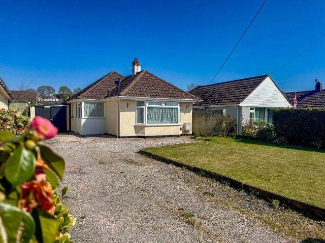 2 bedroom detached bungalow for sale